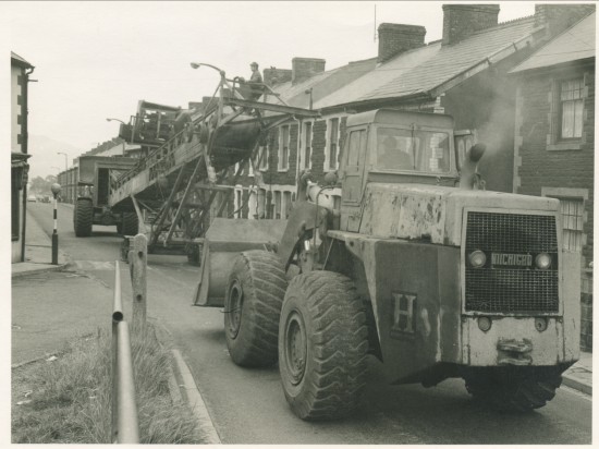 Cwm Road | Domestic, The 1970s, Male, Photo, Social History, Heavy ...