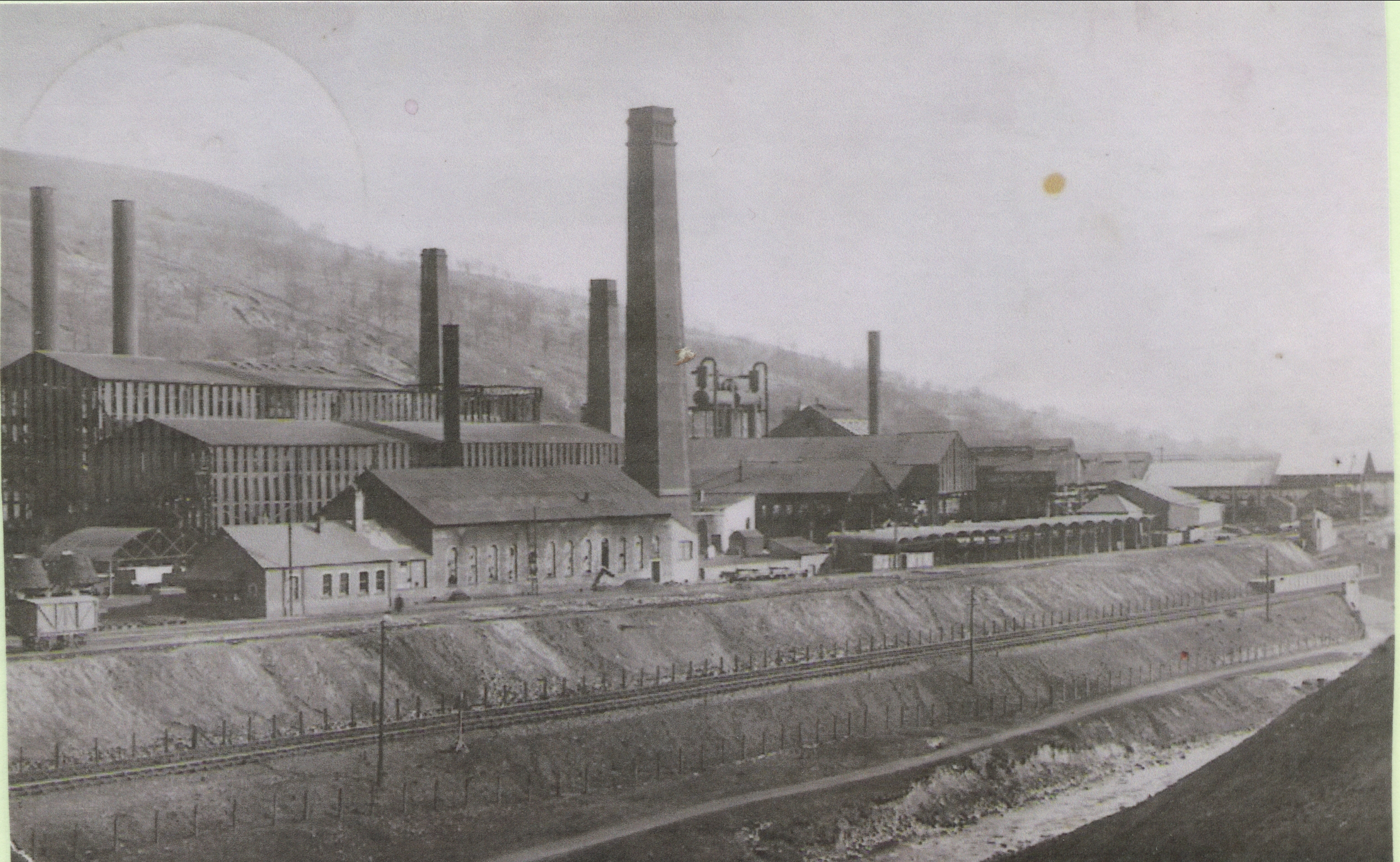 Ebbw Vale Steelworks | Photo, Social History, Heavy Industry, The 1920s ...