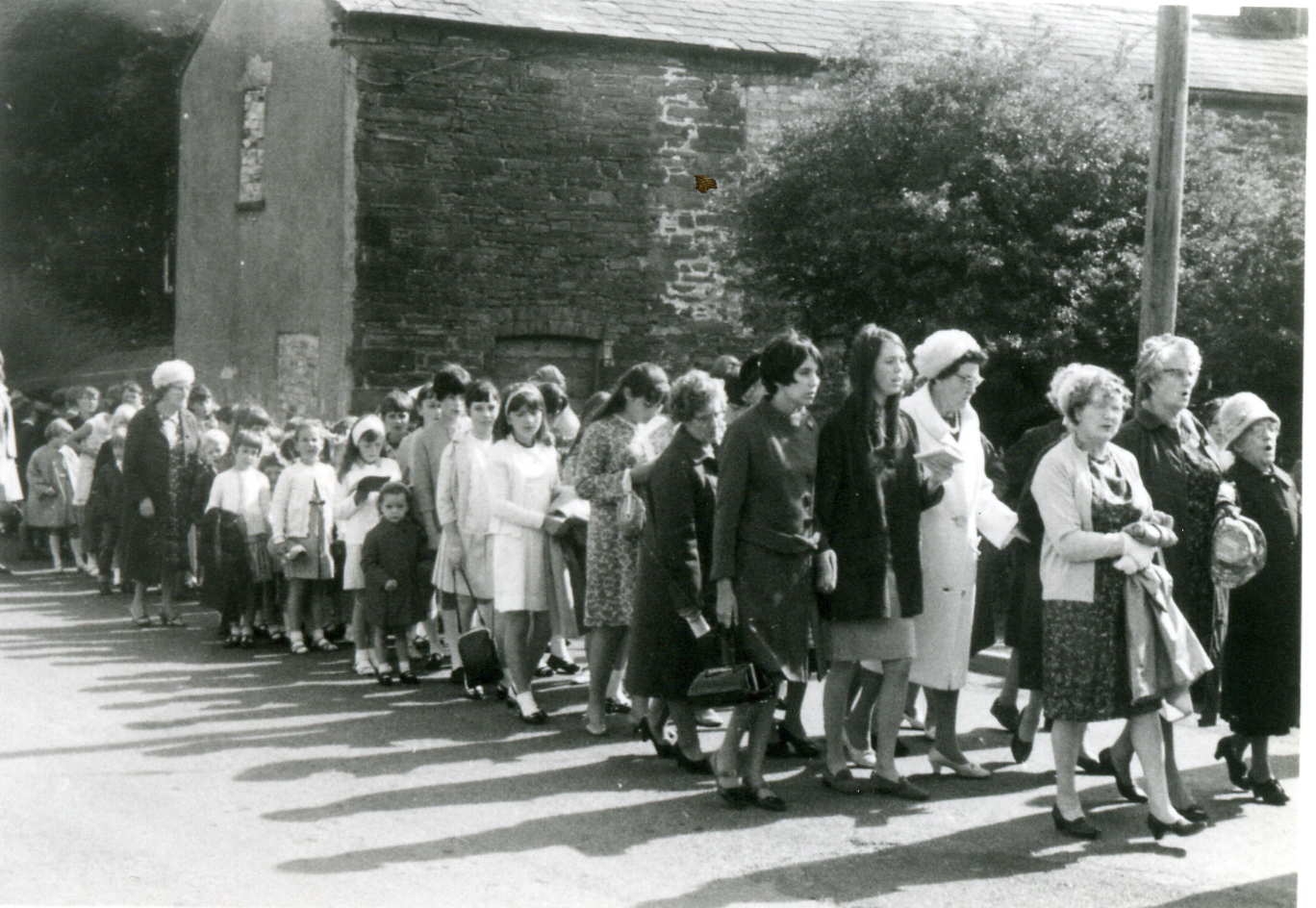 Carmel Chaple Turnouts Passing dr Smiths Surgery Tredegar | Religious ...